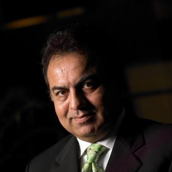 Distinguished Alumni | IBA PU Alumni Association